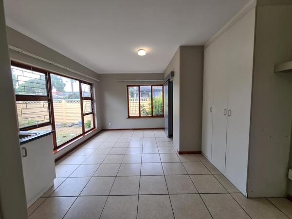 1 Bedroom Flat to rent in Table View | RR3973432 | Private Property