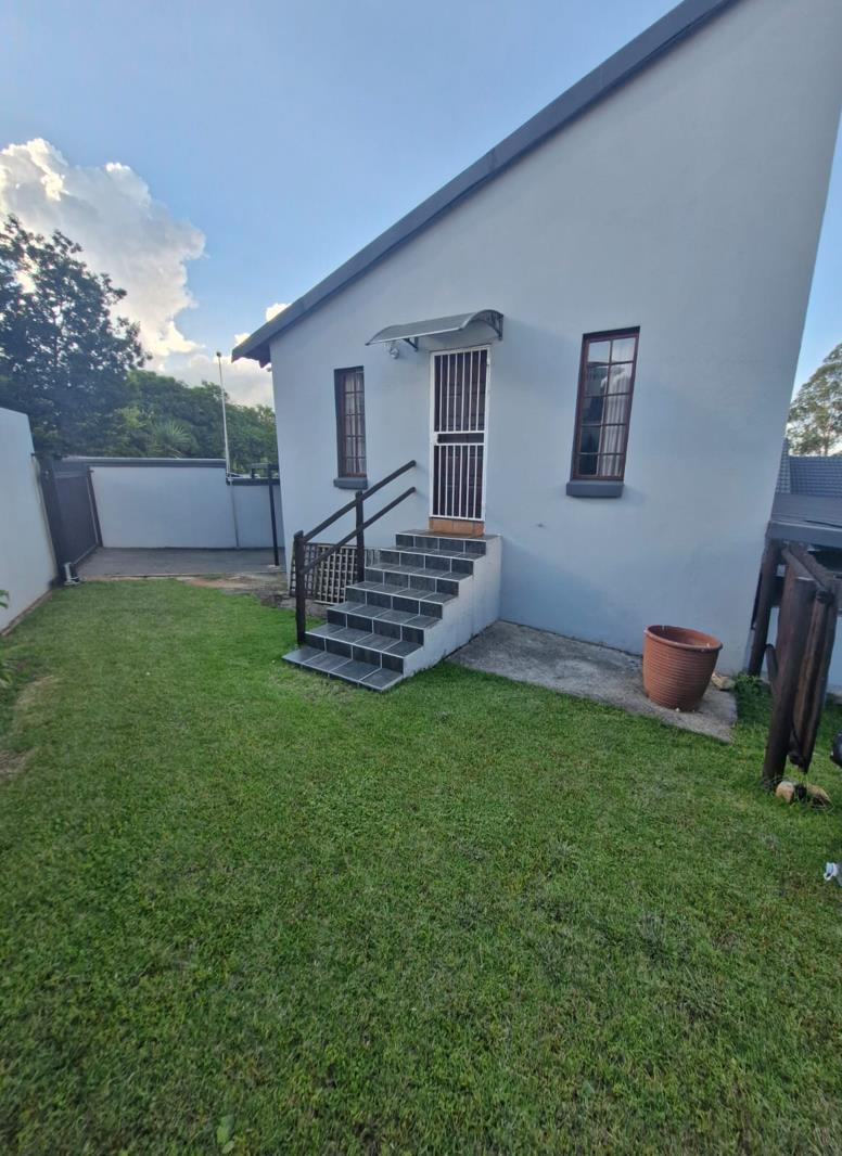 1 Bedroom Garden Cottage to rent in Noordheuwel | RR4048157 | Private ...