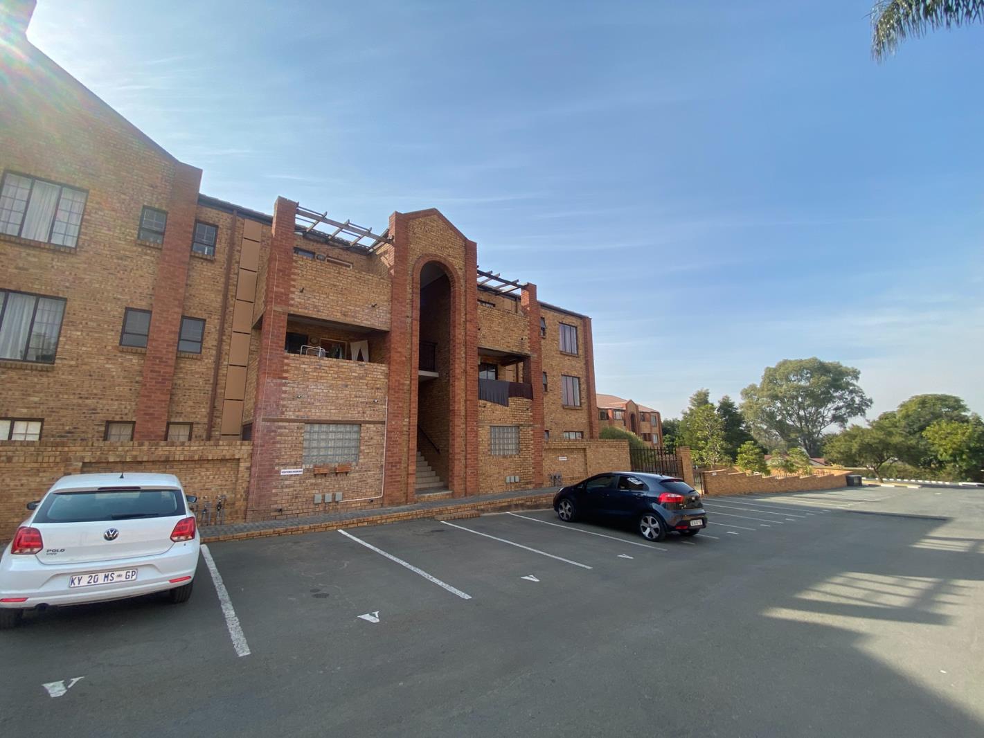 2 Bedroom Apartment for sale in Sundowner | T4718422 | Private Property