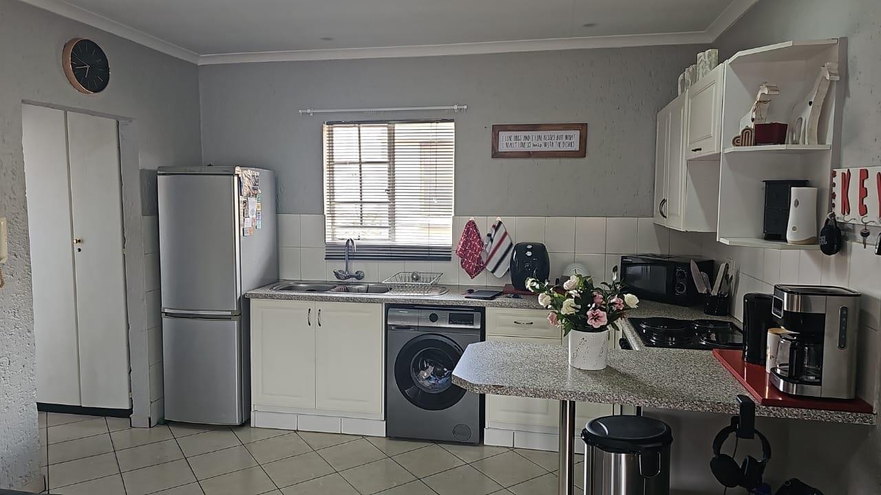 1 Bedroom Apartment to rent in Kenleaf | RR4325485 | Private Property