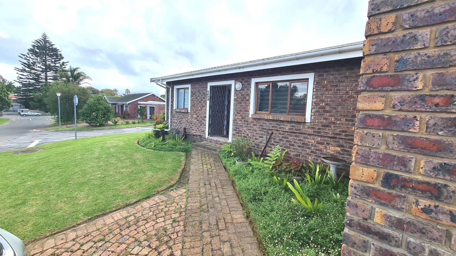 2 Bedroom House to rent in George South | RR4374708 | Private Property