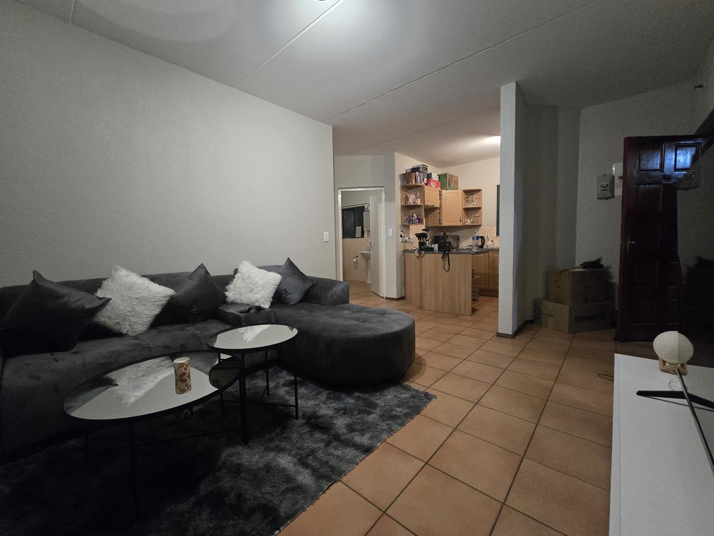 1 Bedroom Flat to rent in Halfway Gardens | RR4388151 | Private Property