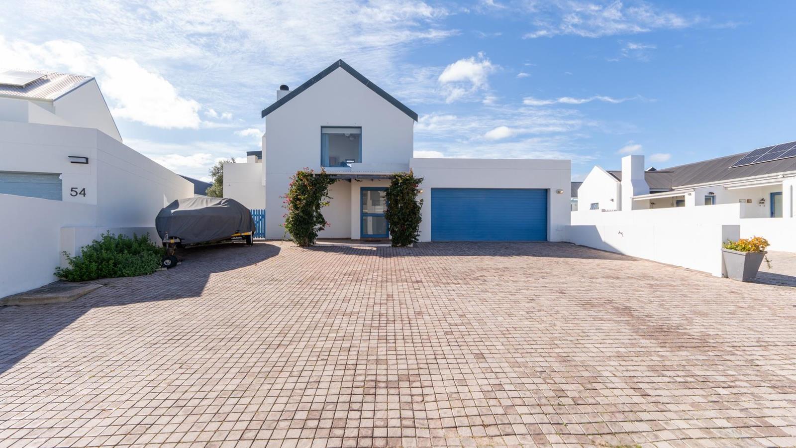 3 Bedroom House for sale in Blue Lagoon | T5208358 | Private Property