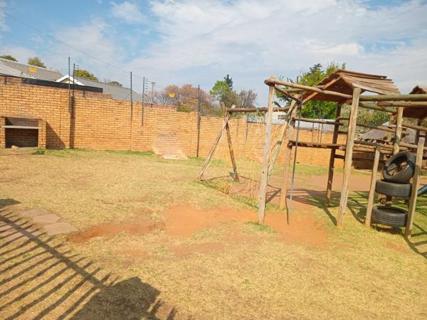 2 Bedroom House for sale in Meredale | T5375825 | Private Property