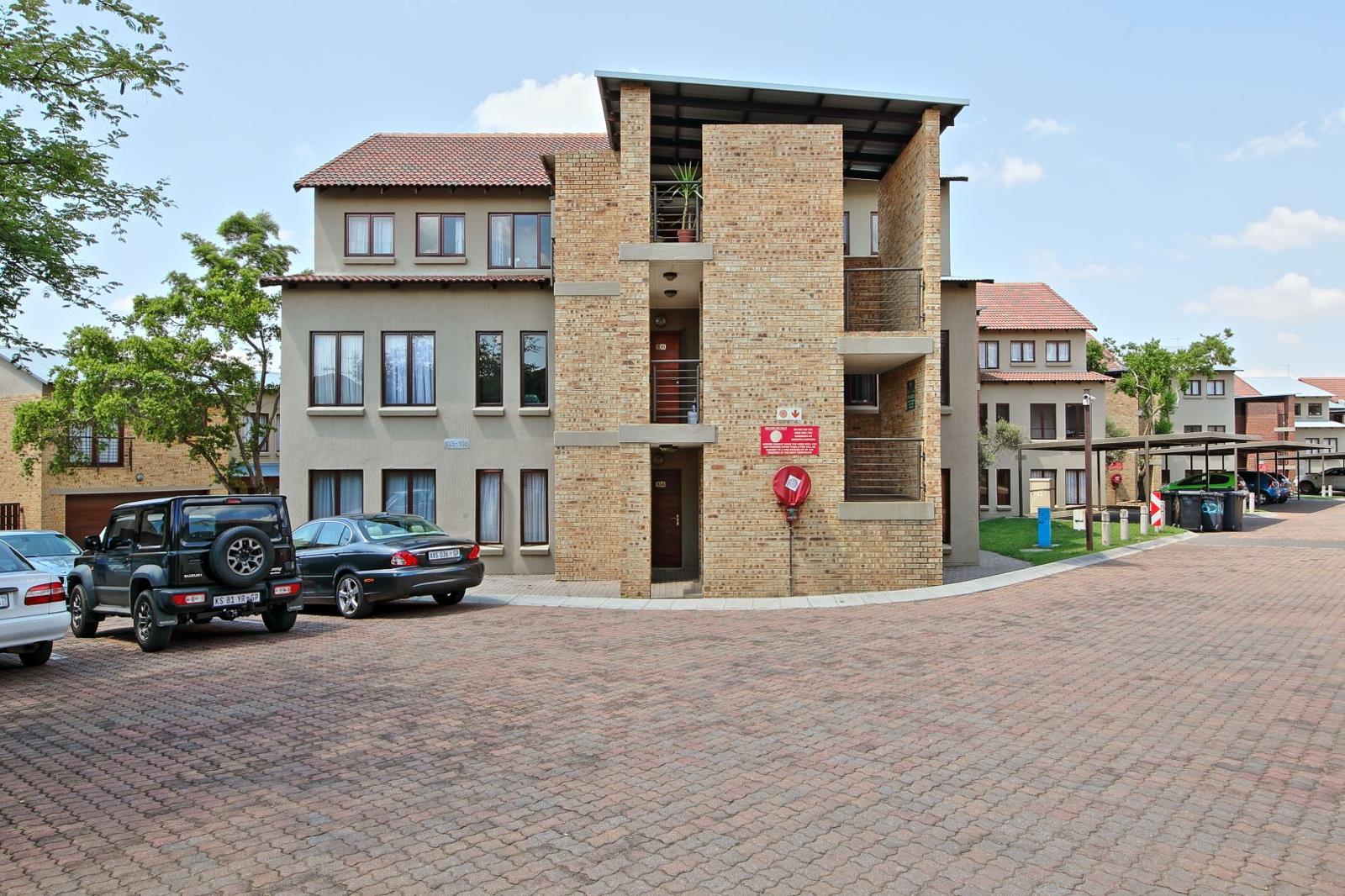 1 Bedroom Apartment for sale in Carlswald North Estate | T5230601 ...
