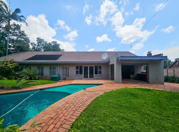 4 Bedroom House for sale in Faerie Glen | T5317688 | Private Property