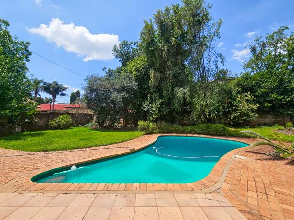 4 Bedroom House for sale in Faerie Glen | T5317688 | Private Property