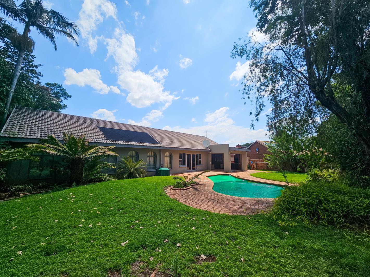 4 Bedroom House for sale in Faerie Glen | T5317688 | Private Property