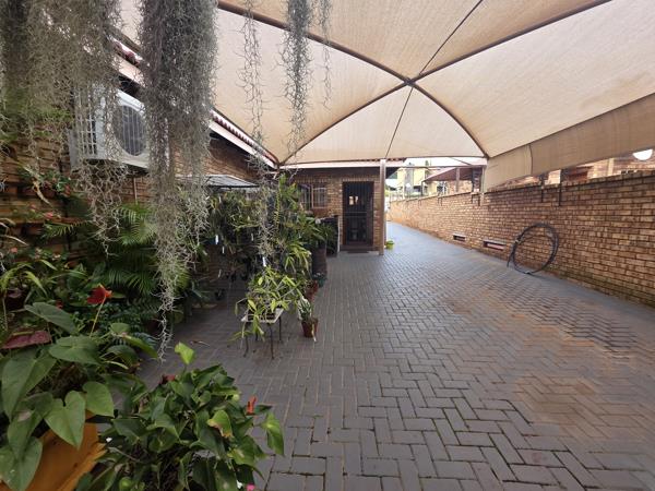 3 Bedroom House for sale in Safari Gardens | T5323634 | Private Property