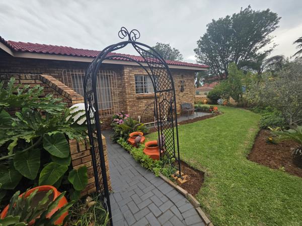 3 Bedroom House for sale in Safari Gardens | T5323634 | Private Property