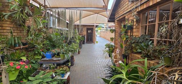 3 Bedroom House for sale in Safari Gardens | T5323862 | Private Property