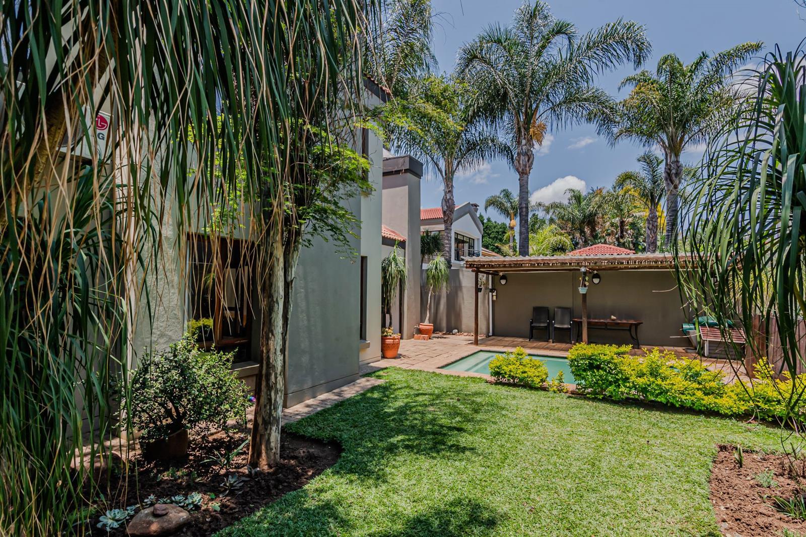 4 Bedroom House to rent in Silver Lakes Golf Estate | RR4567495 ...