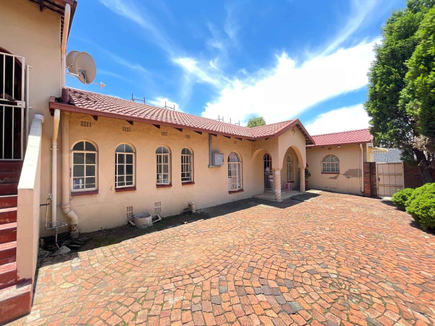 6 Bedroom House for sale in Bramley View | T5331119 | Private Property