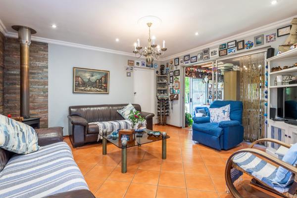 4 Bedroom House for sale in Table View | T5334250 | Private Property