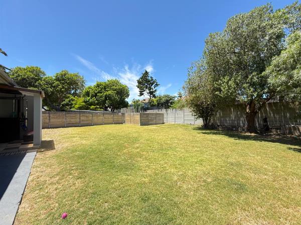 4 Bedroom House to rent in Table View | RR4572153 | Private Property