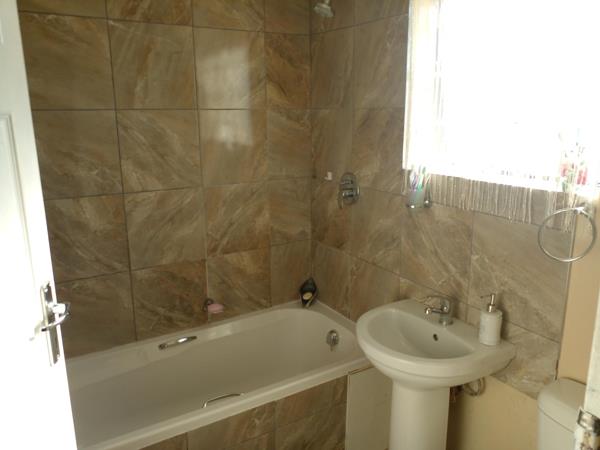 3 Bedroom Townhouse to rent in Rocklands | RR4574456 | Private Property