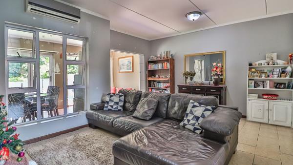 2 Bedroom Apartment for sale in Eagle Canyon Golf Estate | T5341104 ...