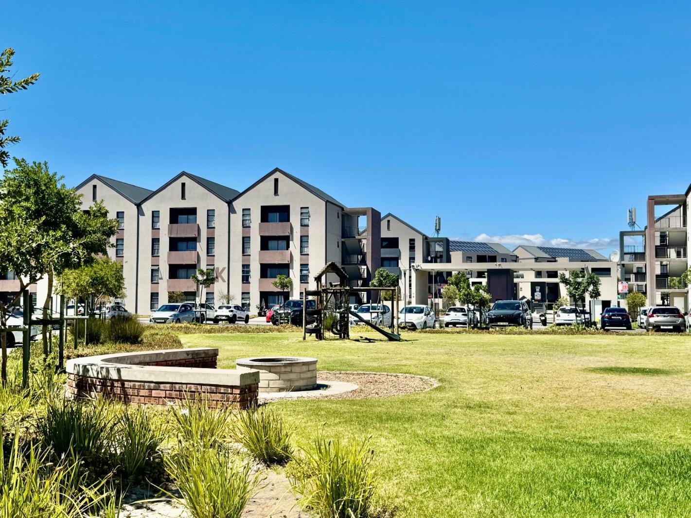 2 Bedroom Apartment to rent in Parklands North | RR4575376 | Private ...