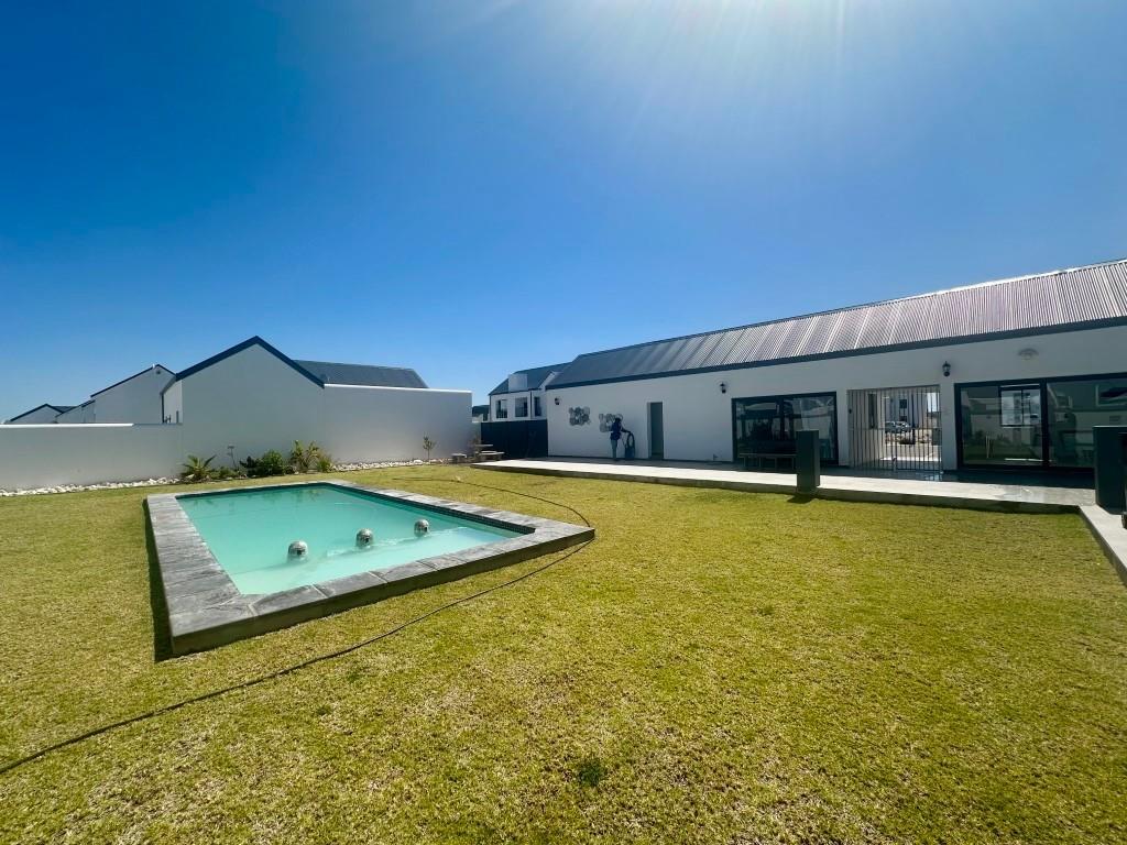 2 Bedroom House to rent in Langebaan Central | RR4575645 | Private Property