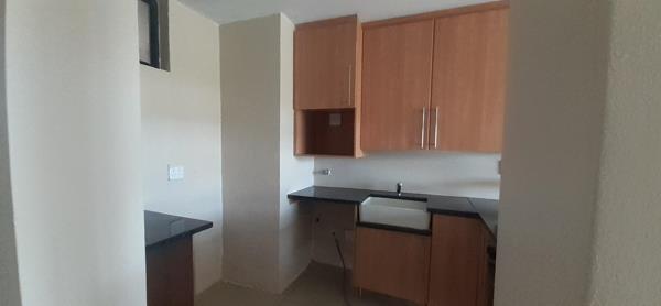 2 Bedroom Apartment to rent in Rooihuiskraal North | RR4575652 ...