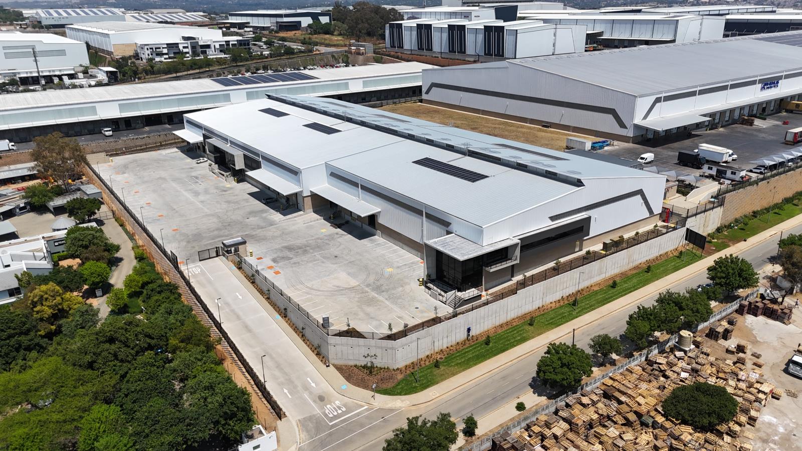 3 390 m² Industrial space to rent in Linbro Park | RR4578880 | Private ...