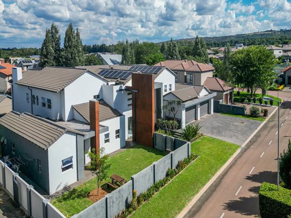 6 Bedroom House for sale in Newmark Estate | T5345773 | Private Property
