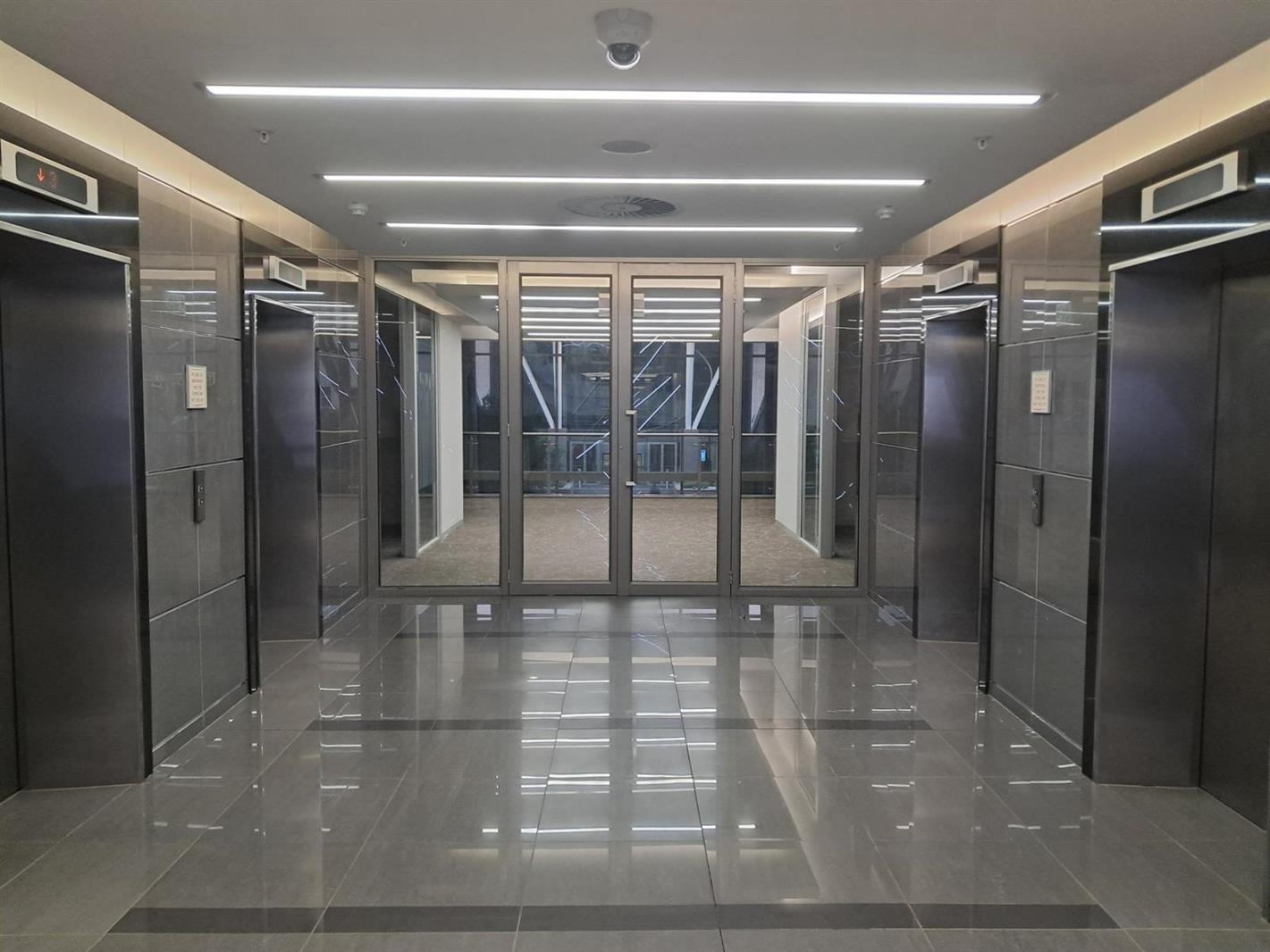 2 762 m² Office Space to rent in Constantia Kloof | RR4580427 | Private ...