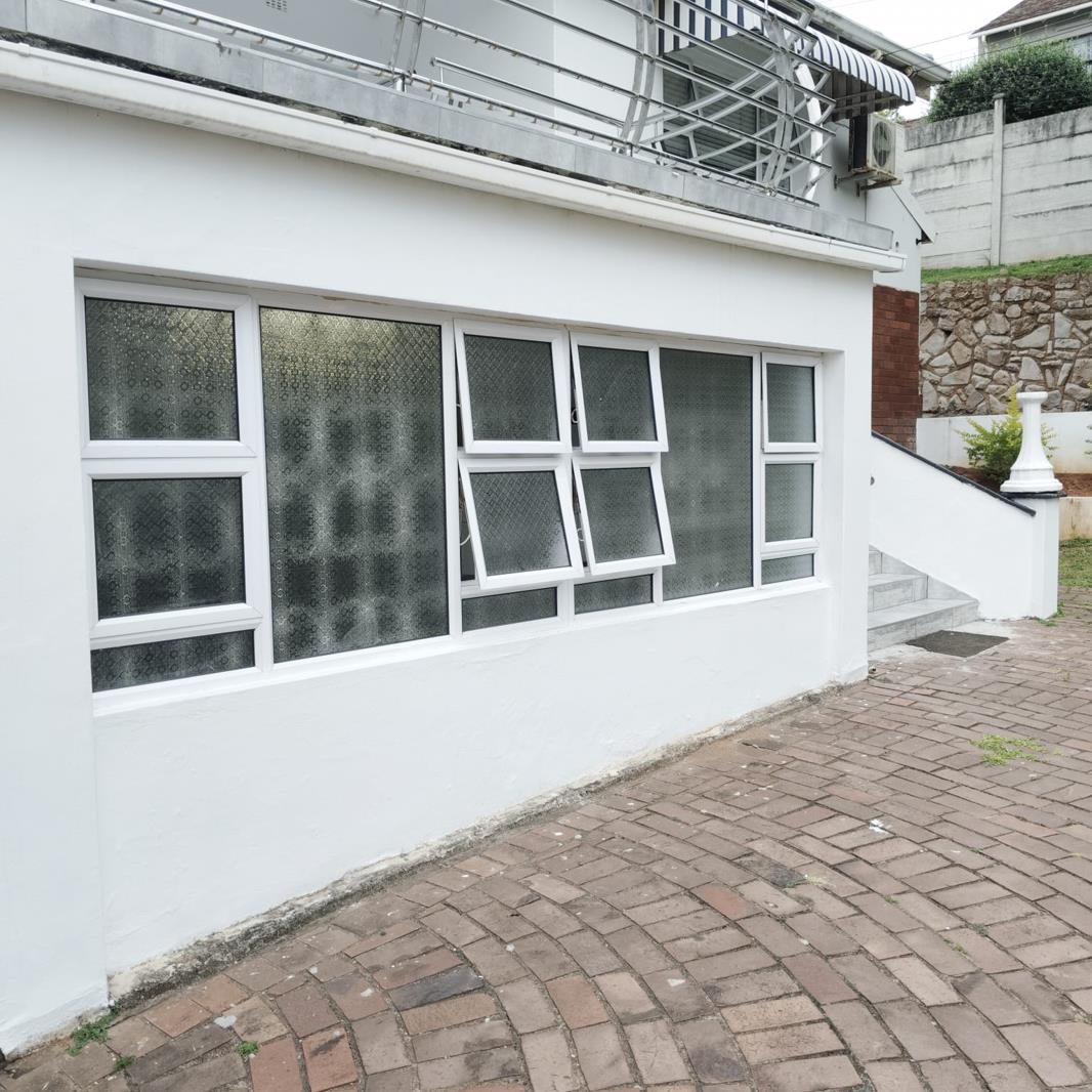 1 Bedroom Garden Cottage to rent in Durban North | RR4581697 | Private ...