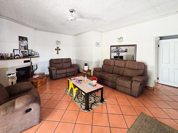 3 Bedroom House for sale in Uvongo | T5349242 | Private Property