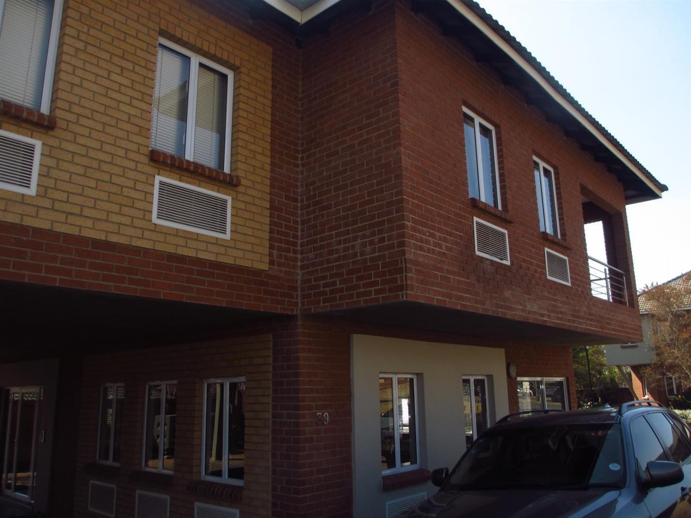 365 m² Office Space to rent in Fourways | RR4582966 | Private Property