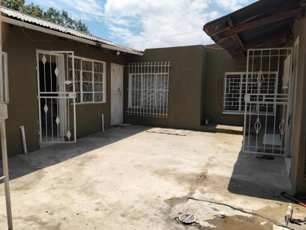 8 Bedroom House to rent in Rosettenville | RR4583000 | Private Property