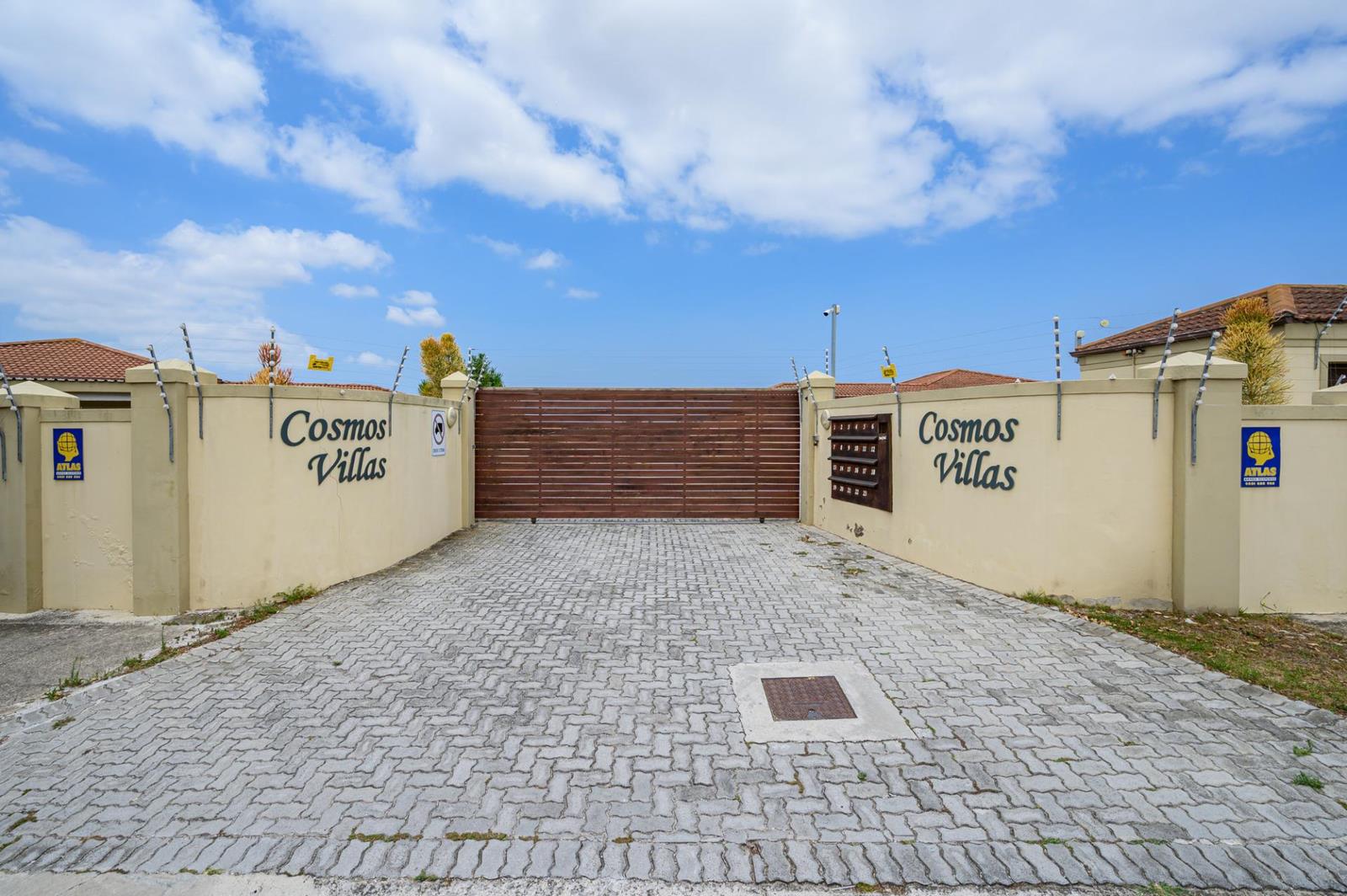 3 Bedroom Townhouse for sale in Linton Grange | T5350168 | Private Property