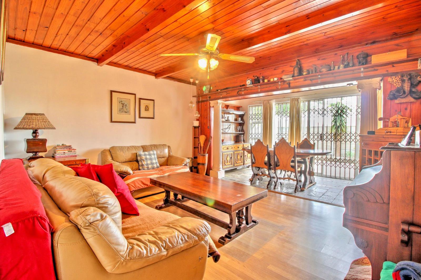 4 Bedroom House for sale in Bothasig | T5350331 | Private Property