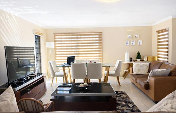 3 Bedroom House for sale in Heatherdale AH | T5350918 | Private Property