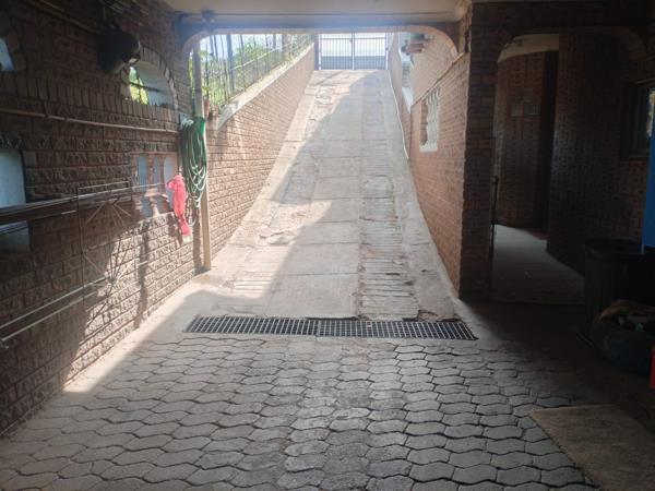 4 Bedroom House for sale in Crossmoor | T5351682 | Private Property