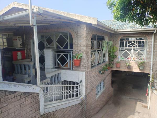 4 Bedroom House for sale in Crossmoor | T5351682 | Private Property