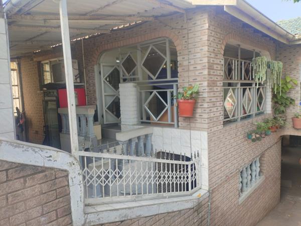 4 Bedroom House for sale in Crossmoor | T5351682 | Private Property