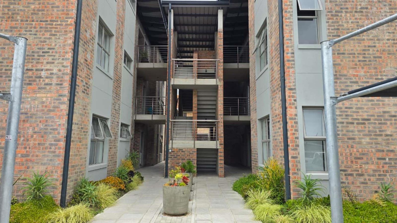 2 Bedroom Flat for sale in George South | T5351788 | Private Property