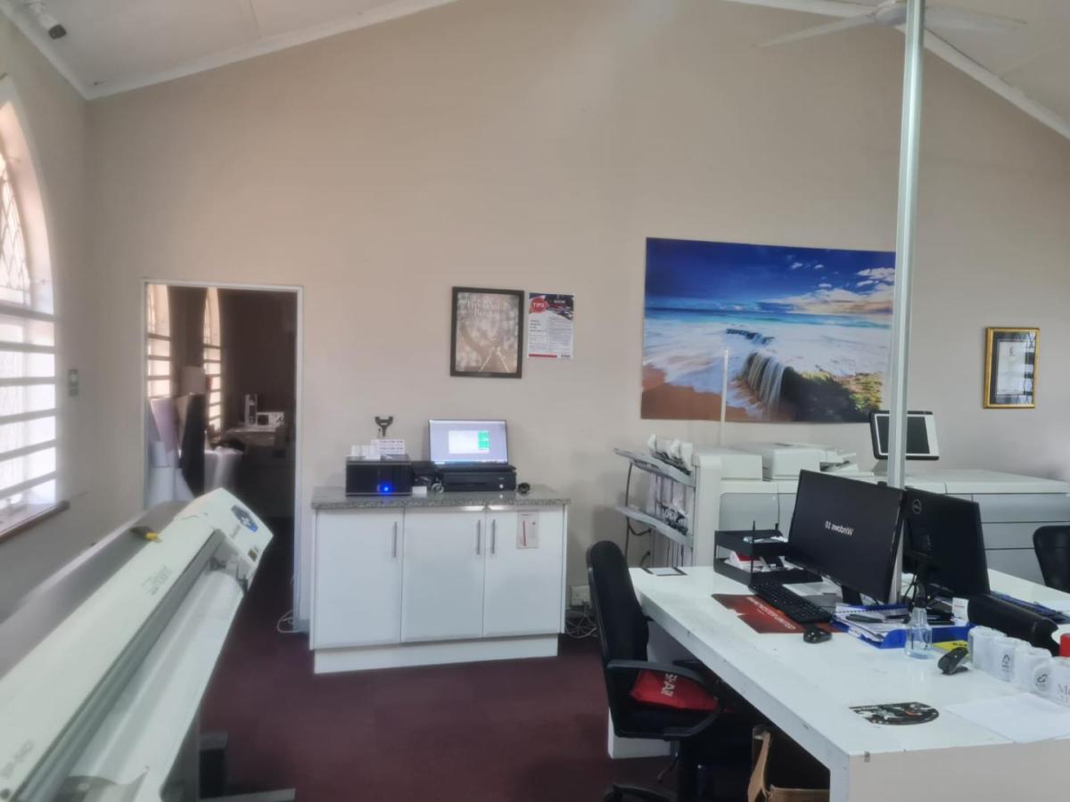 180 m² Commercial space to rent in Bulwer | RR4585120 | Private Property