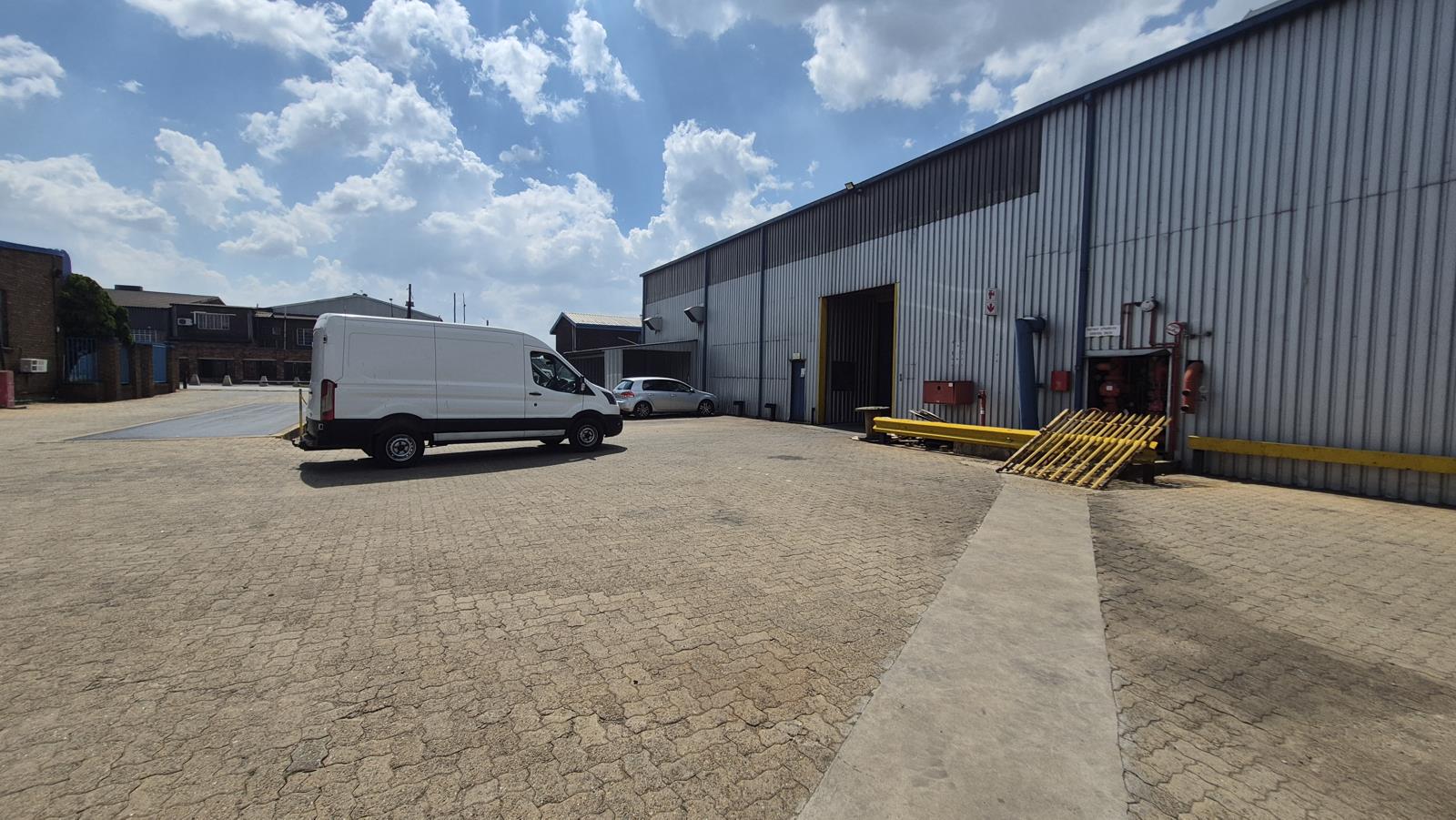 2 339 m² Industrial space to rent in Anderbolt | RR4585564 | Private ...