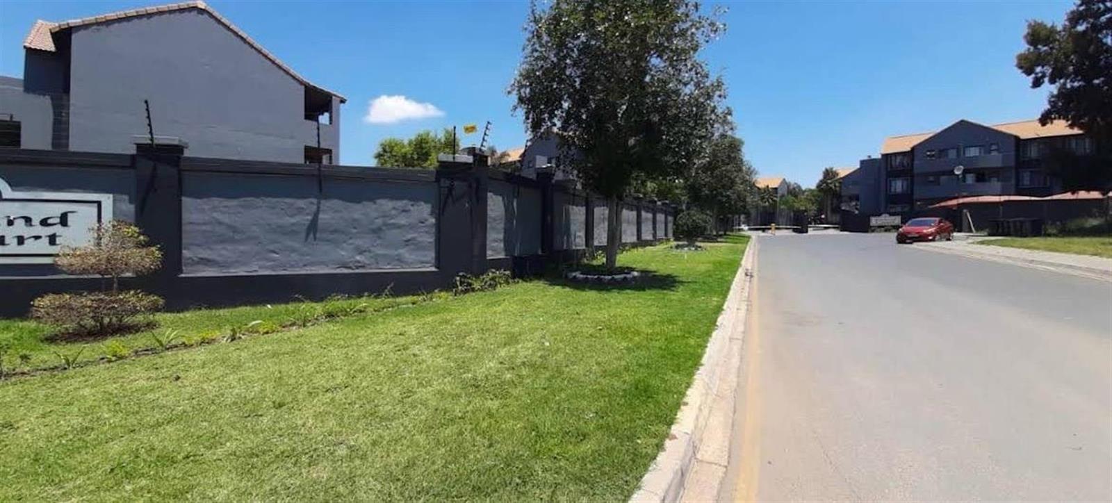 1 Bedroom Apartment to rent in Erand Gardens | RR4585566 | Private Property