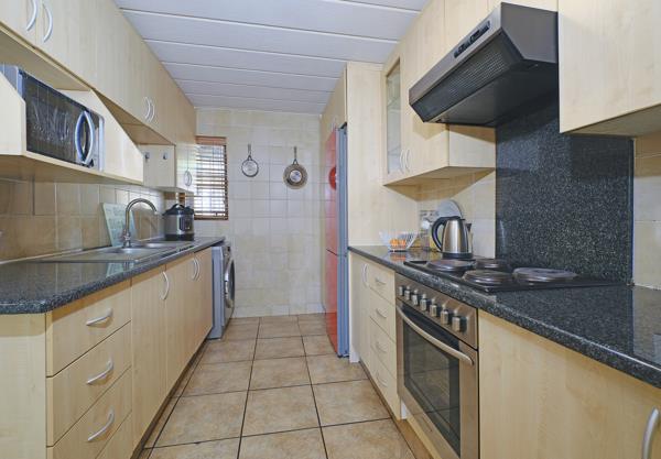 3 Bedroom Townhouse for sale in Malanshof | T5355649 | Private Property