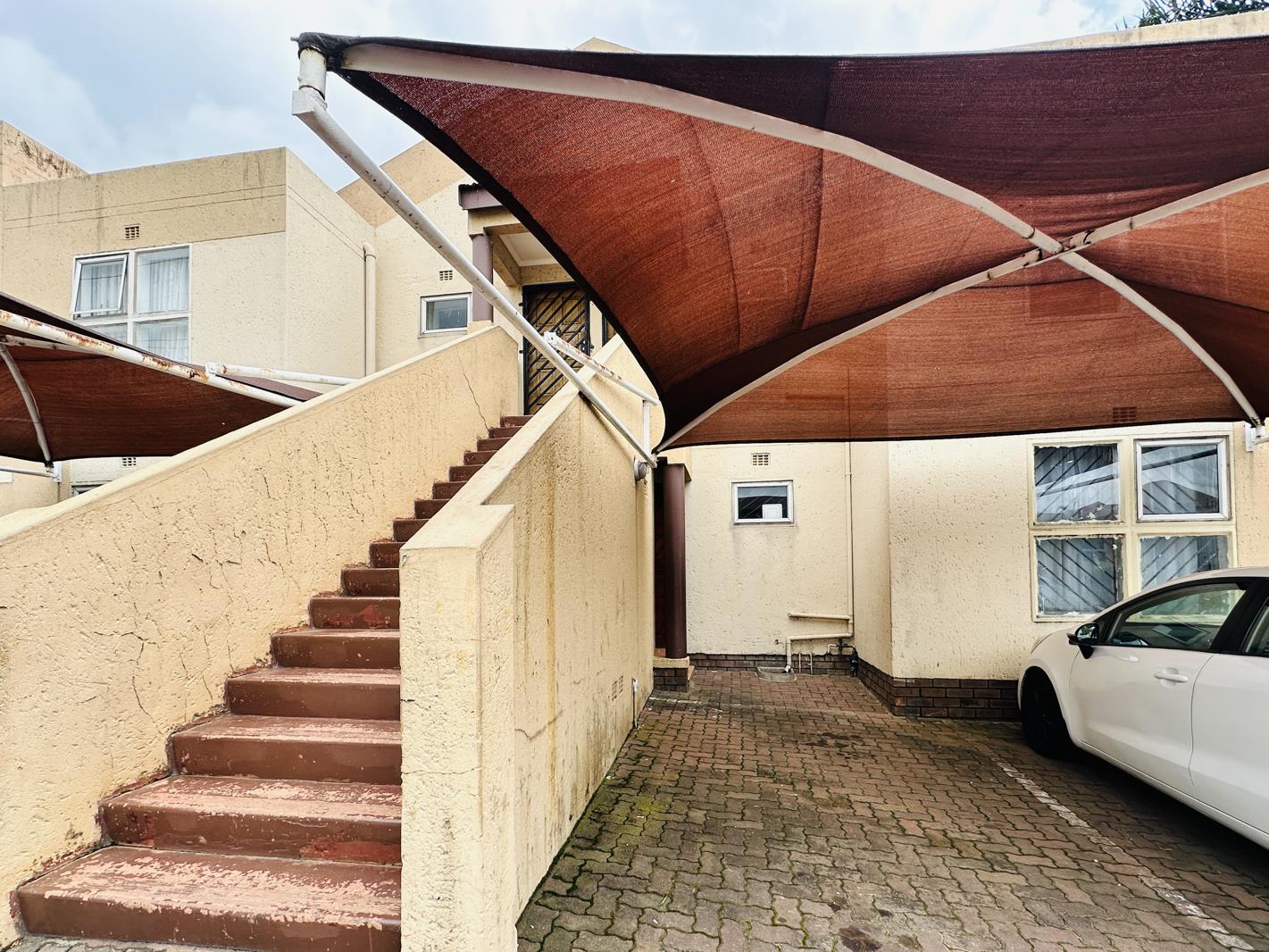 2 Bedroom Townhouse for sale in Meredale | T5356122 | Private Property