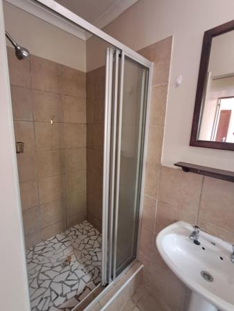 2 Bedroom House to rent in Wavecrest | RR4587887 | Private Property