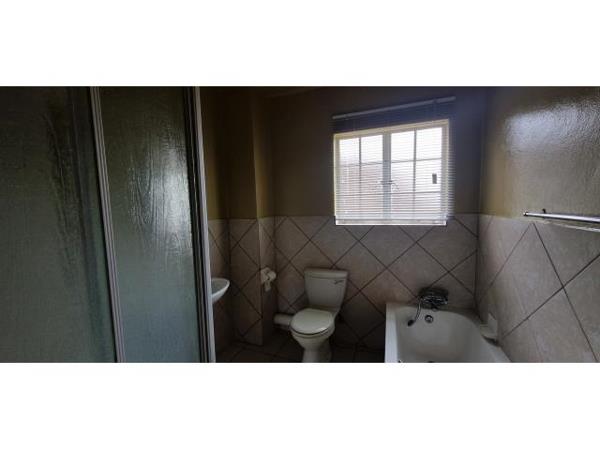 2 Bedroom Apartment to rent in Noordwyk | RR4588097 | Private Property