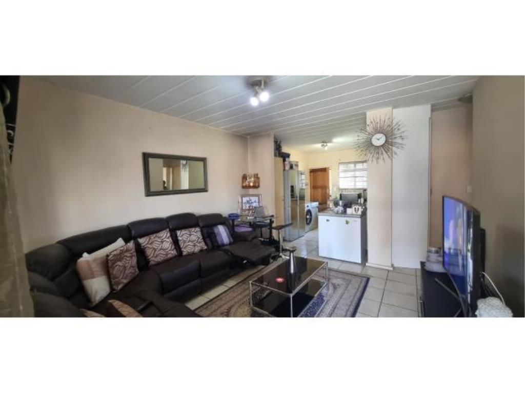 2 Bedroom Apartment to rent in Noordwyk | RR4588097 | Private Property