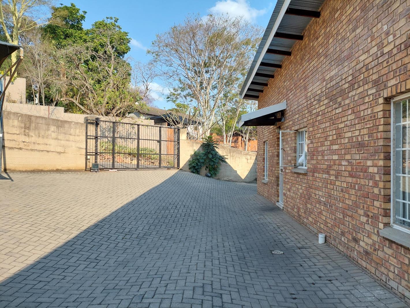 2 Bedroom Apartment to rent in Nelspruit Ext 2 | RR4592767 | Private ...