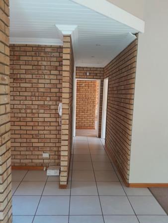 2 Bedroom House to rent in La Provence | RR4593717 | Private Property