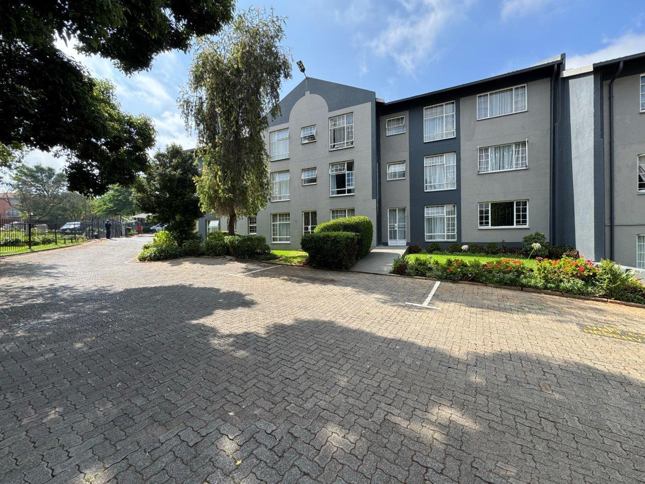 2 Bedroom Apartment for sale in Weltevreden Park | T5365488 | Private ...