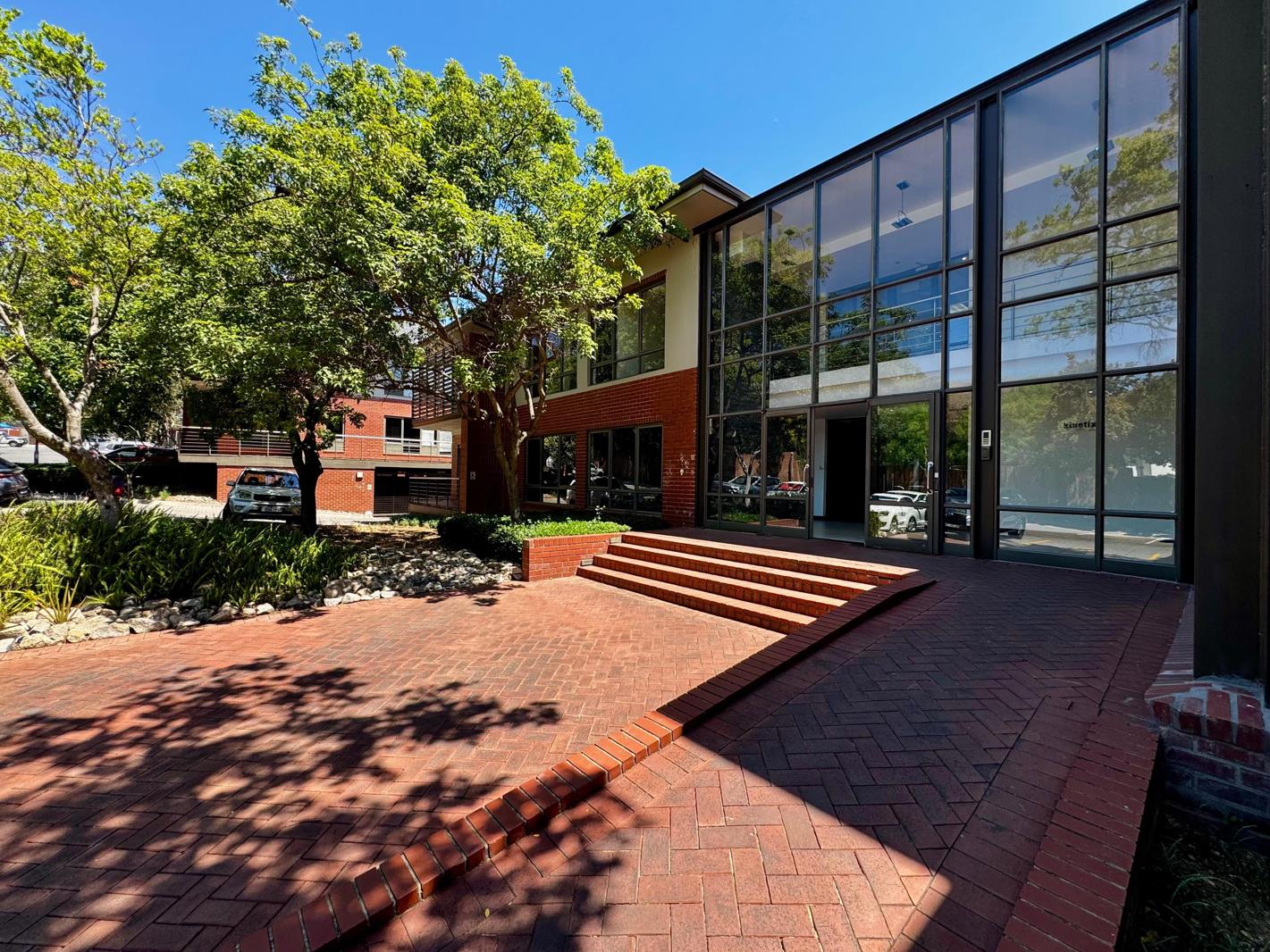 331 m² Commercial space to rent in Fourways | RR4594010 | Private Property